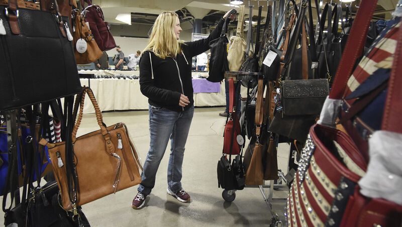 Coliseum opens to gun show | Local | journalgazette.net