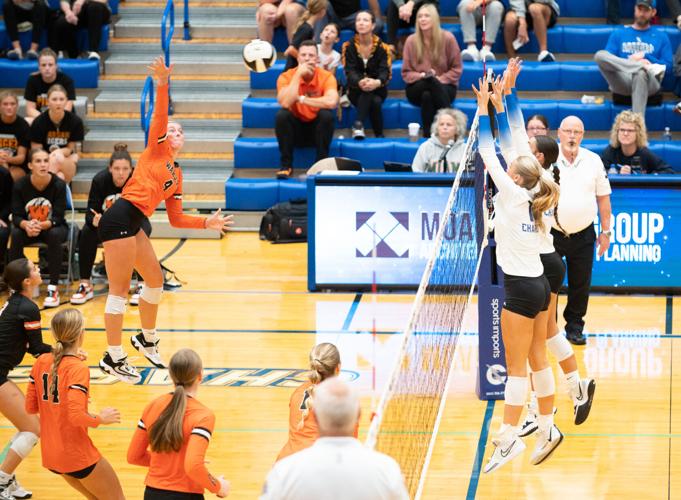 No. 5 Carroll volleyball sweeps No. 10 Warsaw, celebrates Sinish's 1 ...