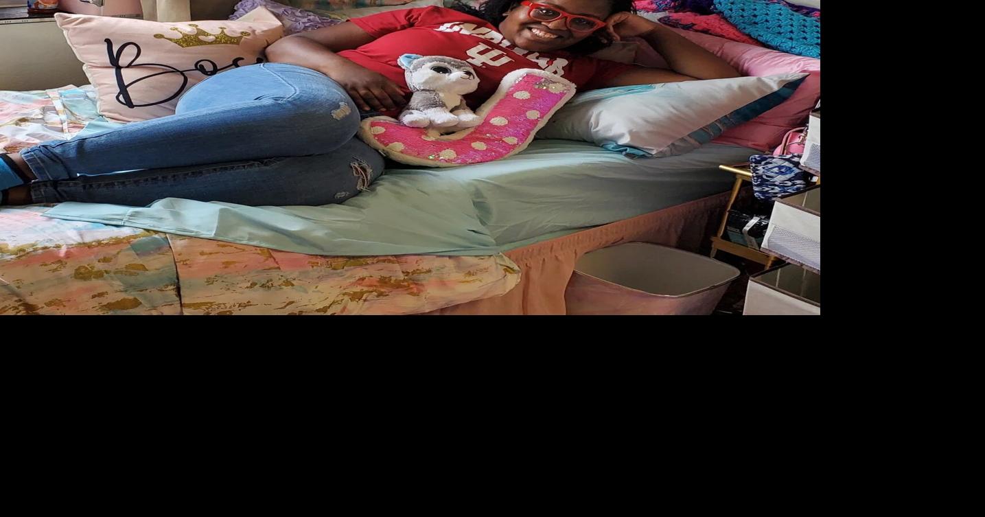 Home away from home: Fort Wayne students make college dorm rooms theirs ...