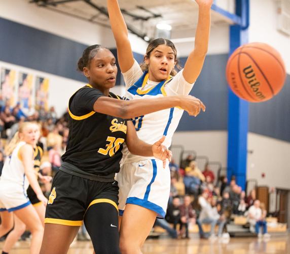 Snider girls beat Homestead with fourth-quarter comeback, take sole ...