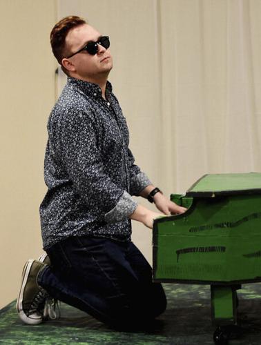 Deaf actor lives dream | Entertainment | journalgazette.net