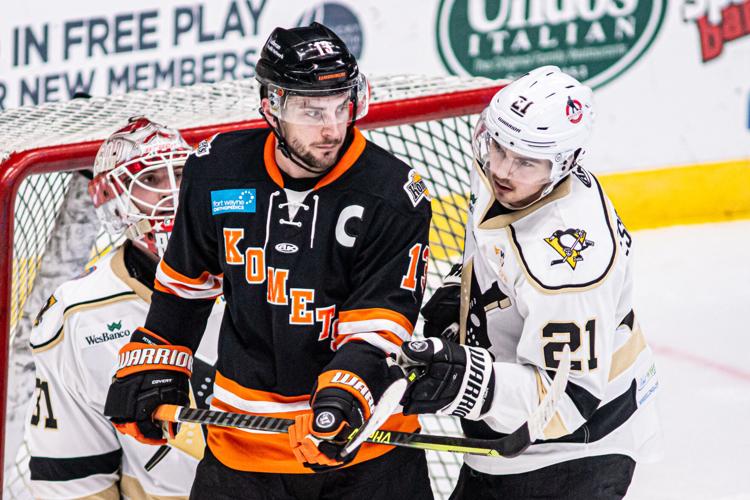 Komets' power-play streak ends in 4-2 loss to Nailers, who get a good ...