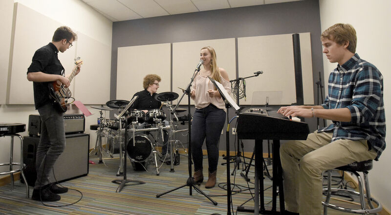 Students build a band | Music | journalgazette.net