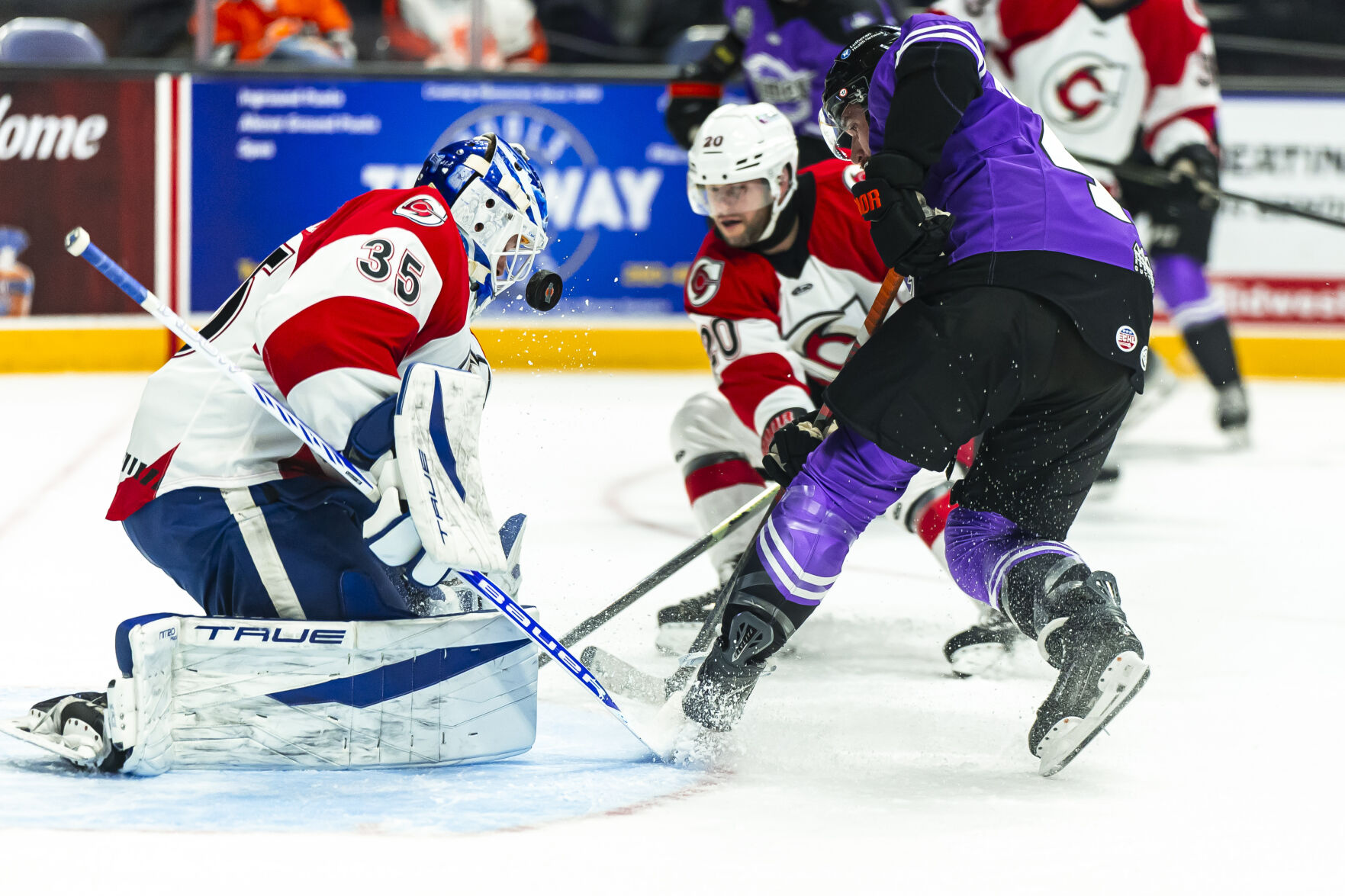 Aleardi, Magera help Komets best Cincinnati | Professional ...