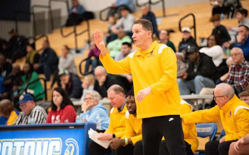 Late 3 thwarts Homestead comeback, keeps Wayne atop SAC standings ...