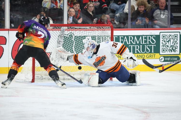 Komets start with bang, as Turcotte fights Indy's Cameron, but lose 1st ...