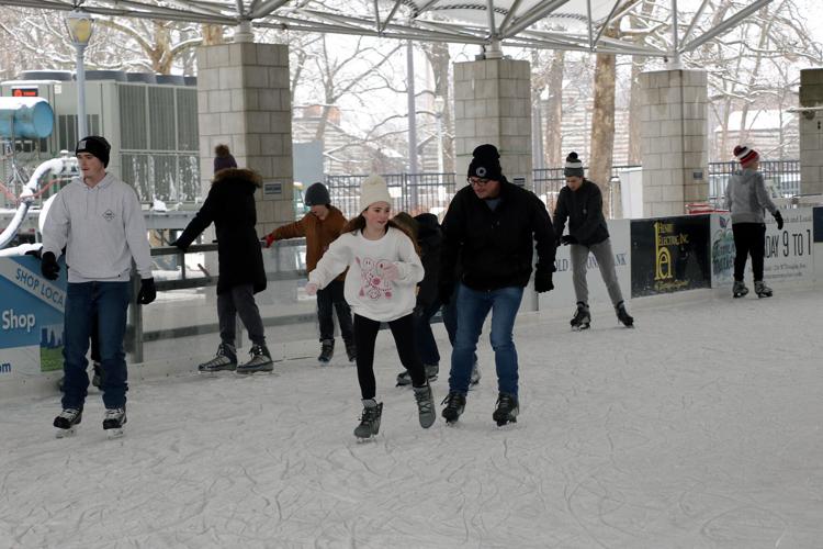 Fort Wayne ice rink remains cool after 20 seasons downtown | Local ...