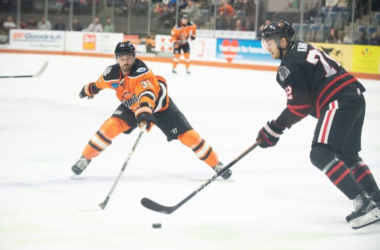 Penalties galore and woes at home: Komets fall 3-1 to Anthony Petruzzelli and the Fuel | Komets ...