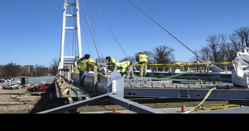 Work on bridge continues | Local | journalgazette.net
