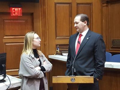 Agen visits Statehouse, sings national anthem | Local | journalgazette.net