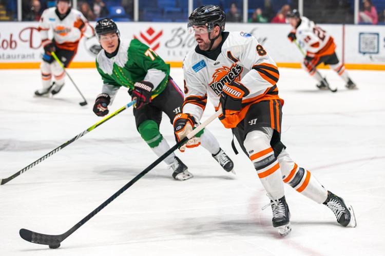 Komets forward Dugan seems to have recaptured game after ...