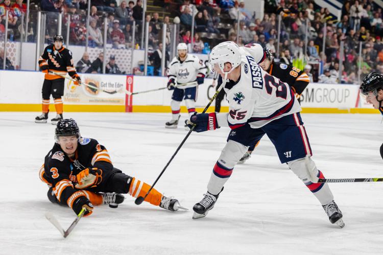 Komets find identity in 3rd period, score 4 unanswered goals to defeat Wings 4-2 | Komets ...