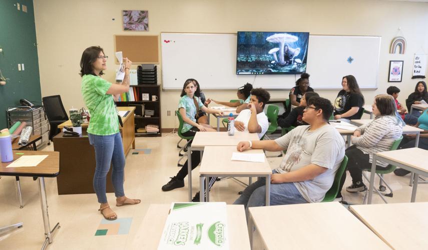 Fort Wayne schools ease first-day anxieties with annual Transition Day ...