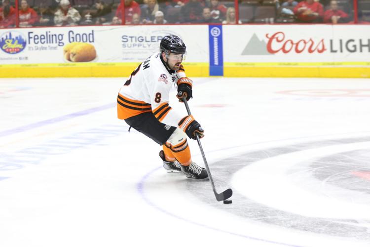Komets win for 7th time in 9 games, but don't make up ground in tight ...