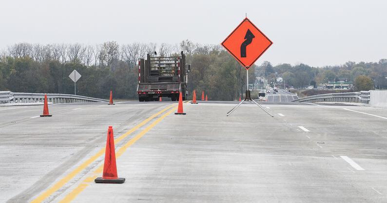 Officials celebrate Lafayette Center corridor | Local | journalgazette.net