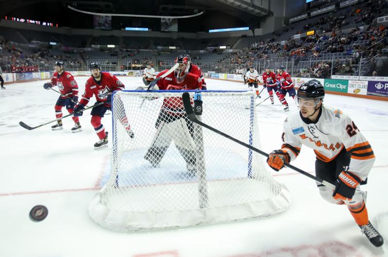 'Hockey is a roller coaster': Komets crush Wings 6-1 for 6th straight ...