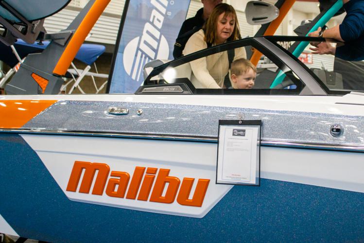 Boat show docks in Fort Wayne, attracts 8,000 | Local | journalgazette.net