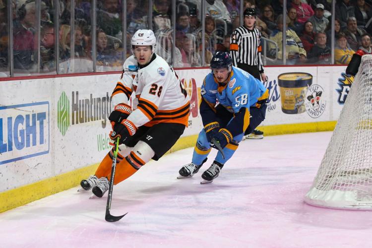 Another poor 2nd period dooms Komets in loss to Walleye | Komets ...