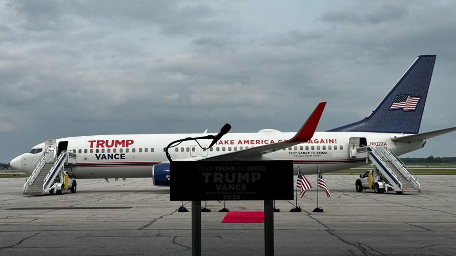 JD Vance impresses local supporters, raises about $1 million at airport ...