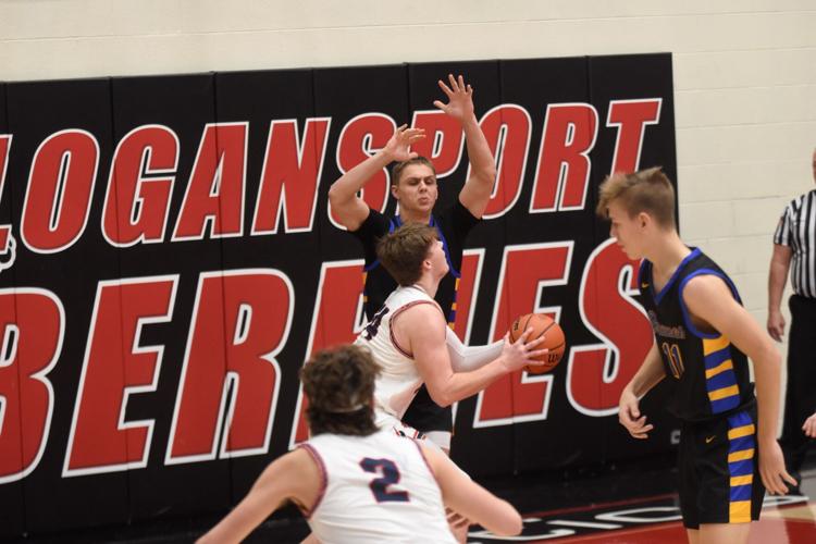 Saturday Gallery: Boys Basketball, Class 2A Semistate - Blackhawk ...