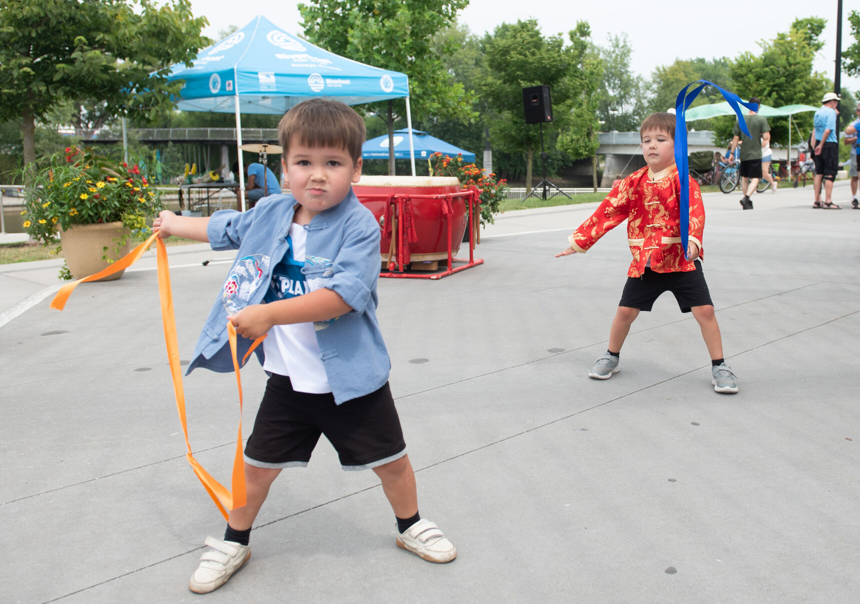Teams race to the finish line at annual Dragon Boat Races | Local ...