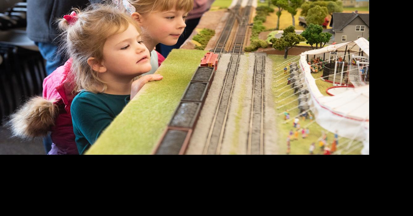 Choo-choo: Model train lovers attend Monroeville library branch event ...