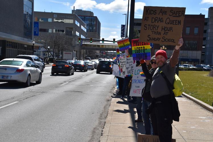 Hundreds rally for LGBTQ rights in Fort Wayne | Local | journalgazette.net