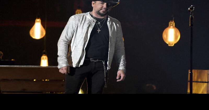 Jason Aldean Wins Entertainer Of The Year At Acm Awards Music