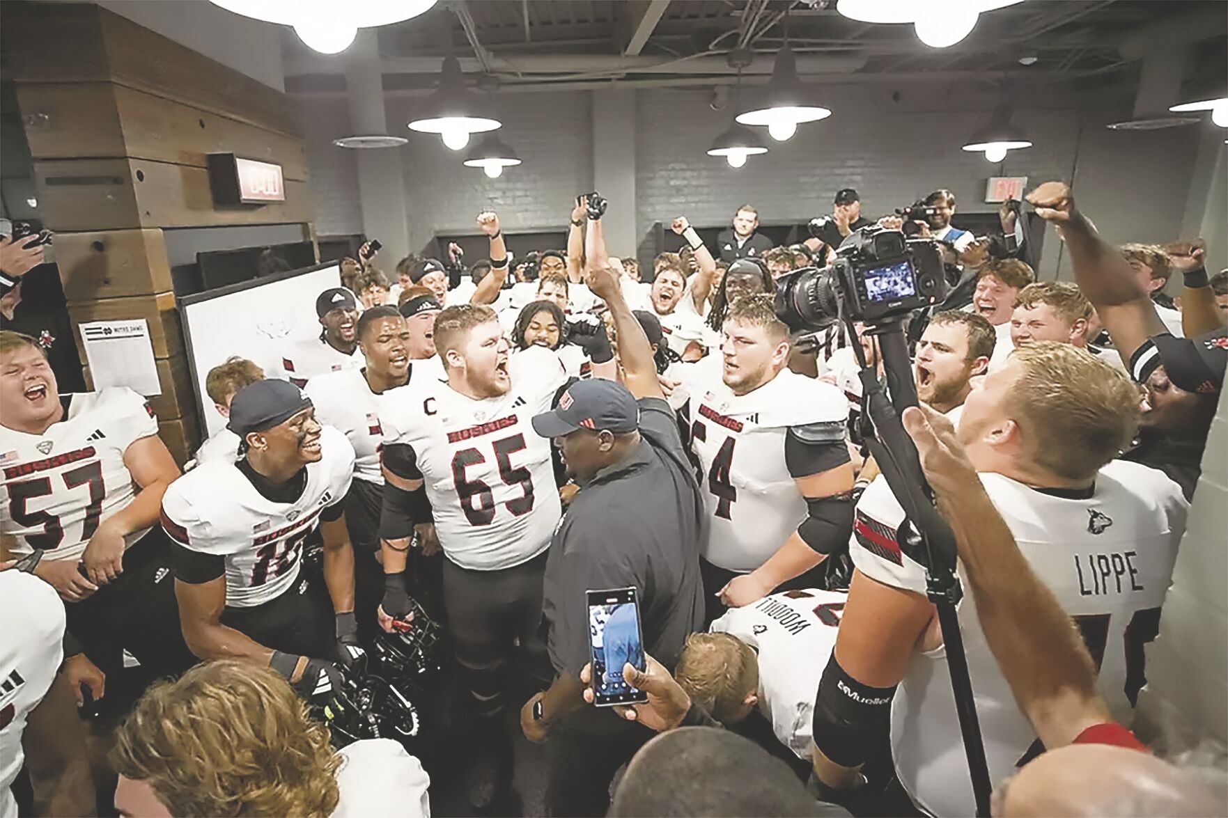 Fort Wayne's Thomas Hammock leaves NIU for Seahawks | NFL ...