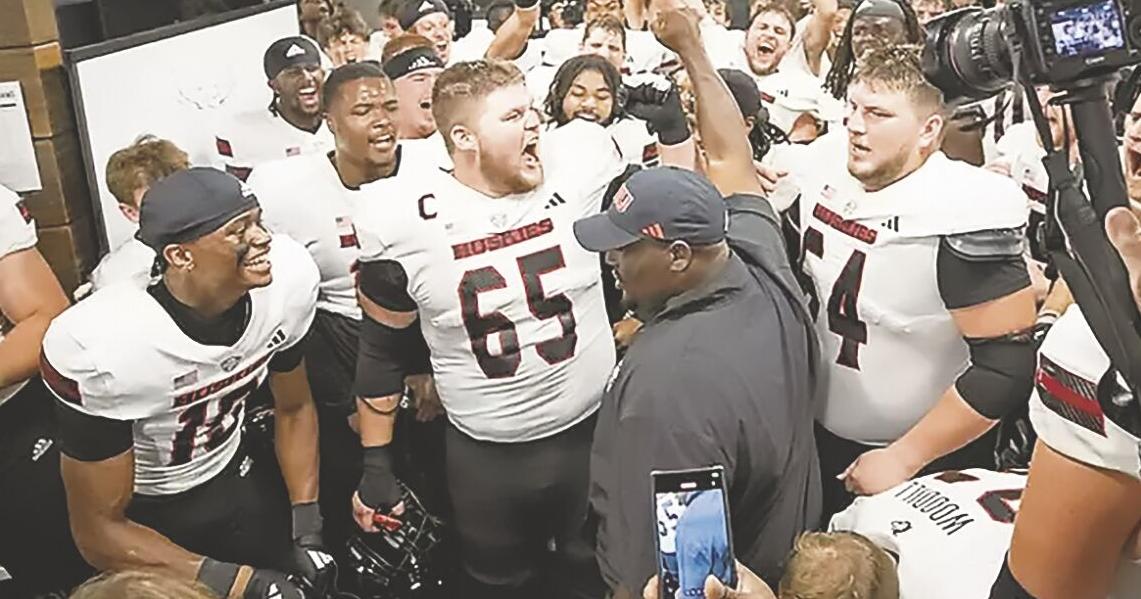Fort Wayne's Thomas Hammock leaves NIU for Seahawks | NFL ...