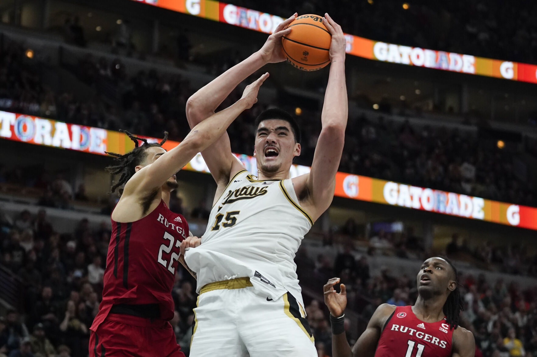 Purdue's Zach Edey a semifinalist for prestigious Sullivan Award ...