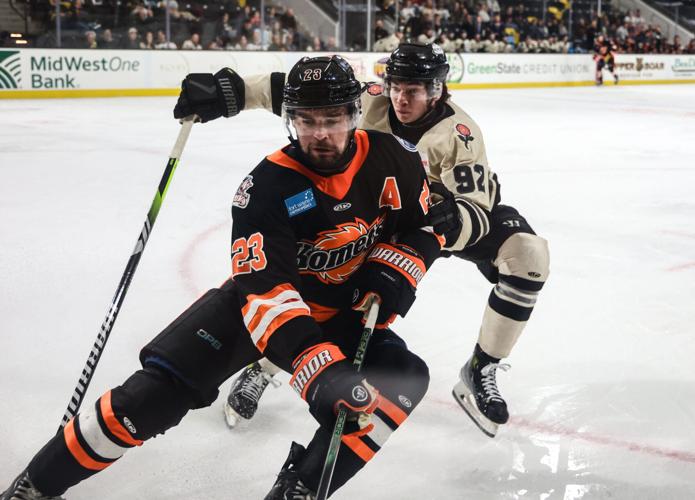 Alex Aleardi's OT goal on power play propels Komets to victory and 2-0 ...