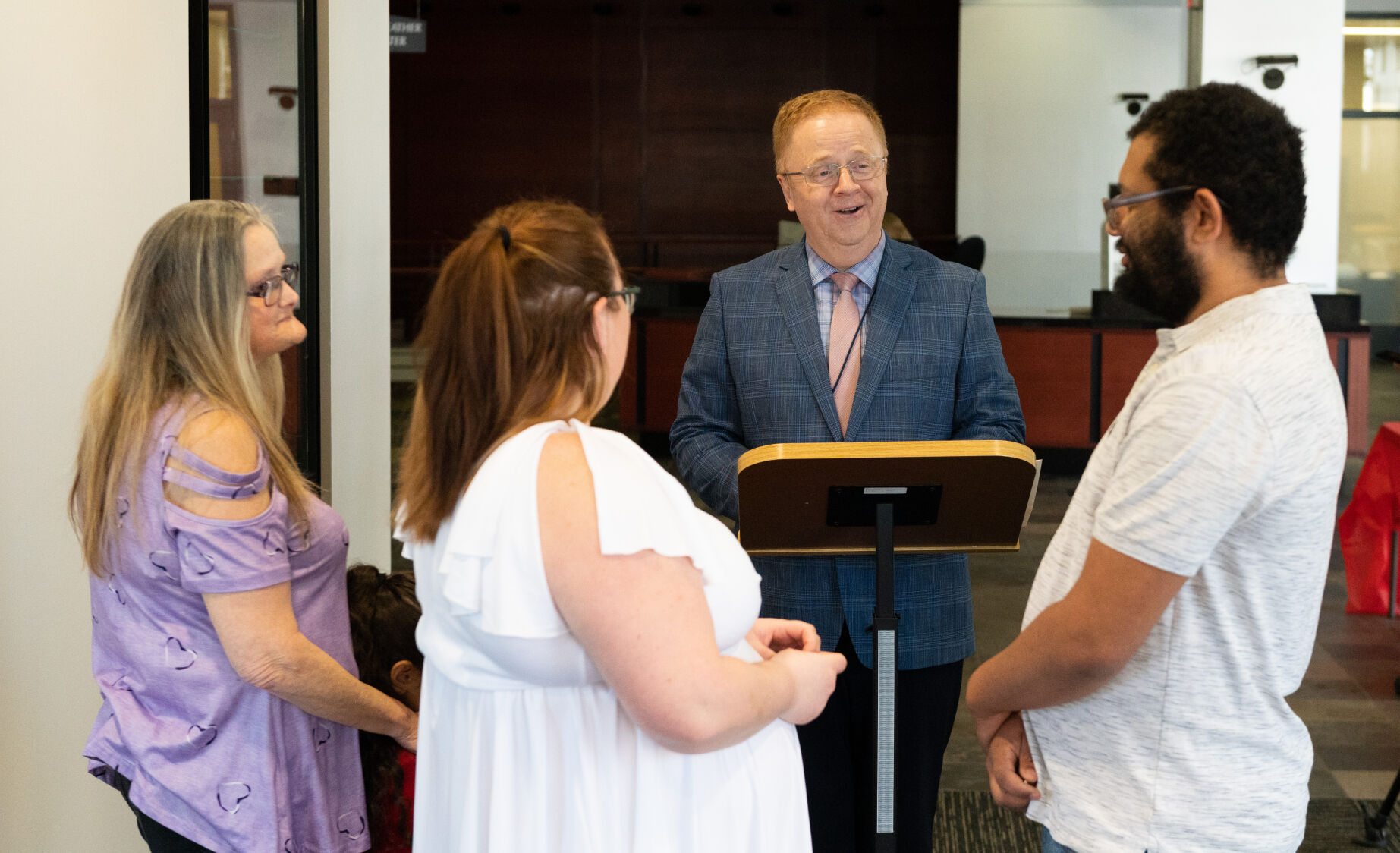 Fort Wayne City Clerk officiates 14 weddings before Valentine's Day ...