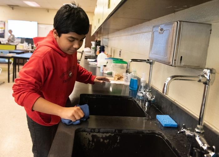 Cooking classes serve Fort Wayne seventh graders helpings of nutritious ...