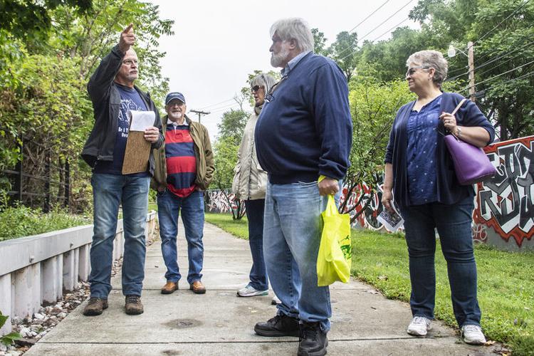 Fort Wayne residents flock to tour of their own city's attractions ...