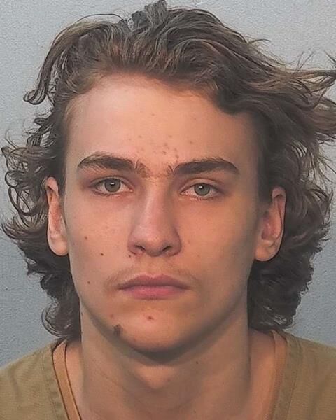 Witnesses: 17-year-old fatally shot man during attempted robbery in ...