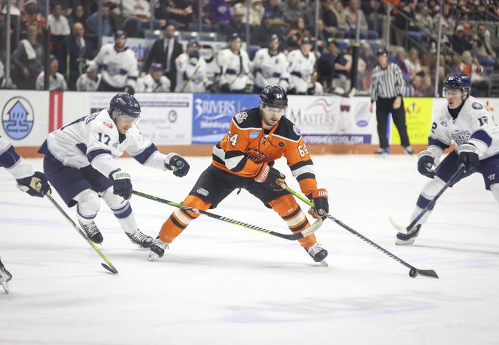 Fanti does 'an awesome job' in return, but Komets squander late 2-goal ...