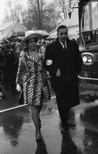 Bob Hope's son marries in Defiance | Celebrities | journalgazette.net