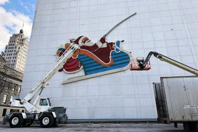 Santa light display returns to downtown Fort Wayne | Local ...