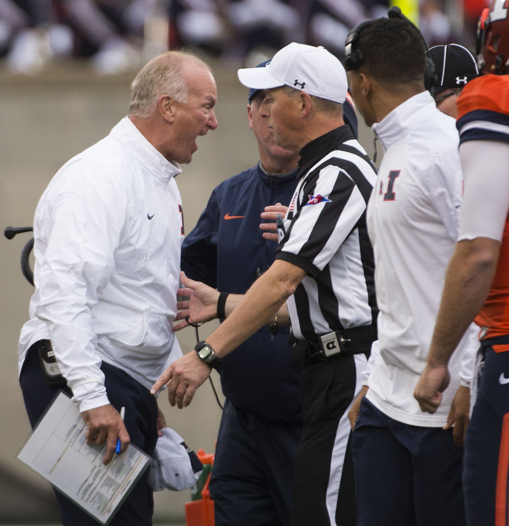 Illinois fires football coach Bill Cubit