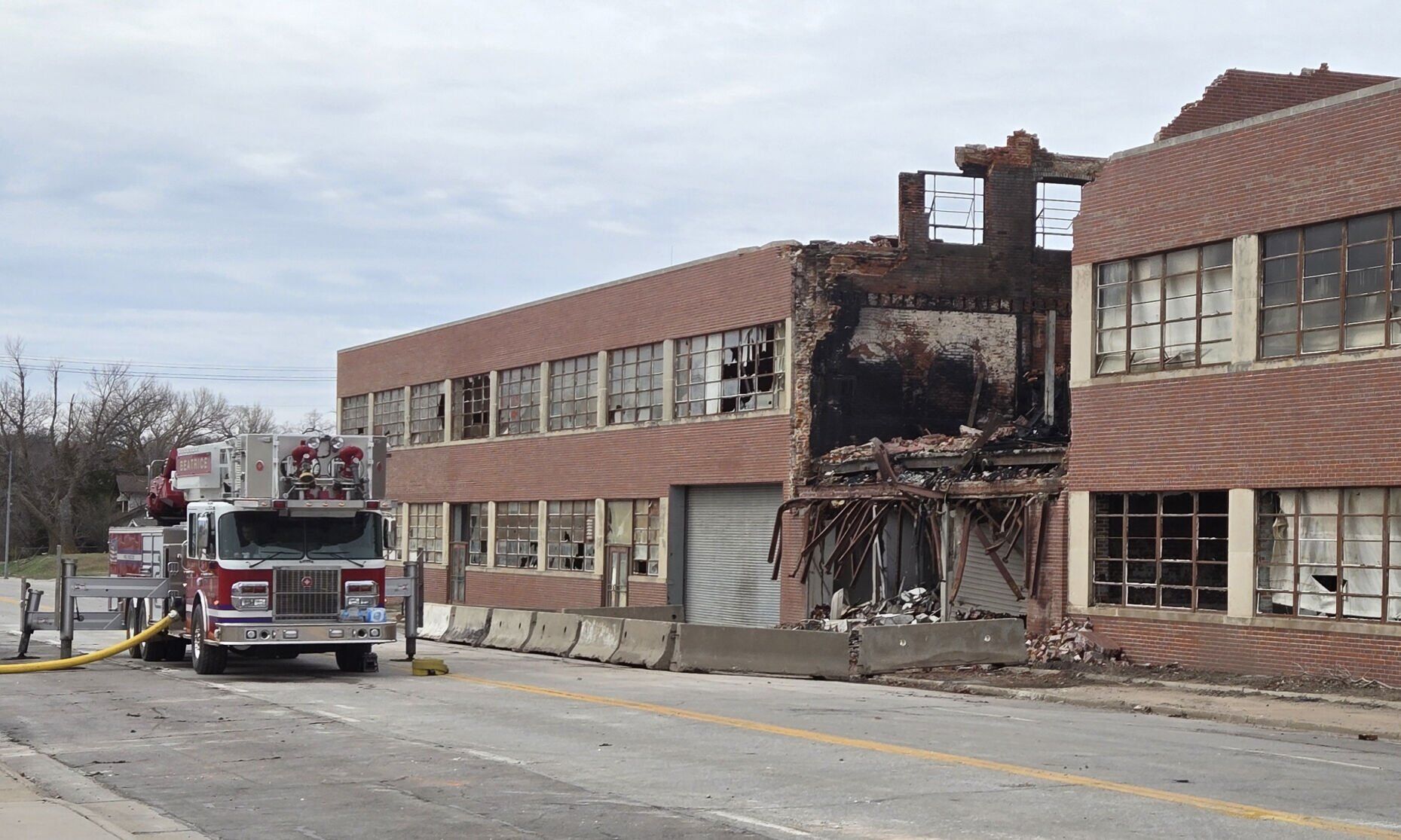 US 77 traffic diverted due to Dempsters fire in Beatrice