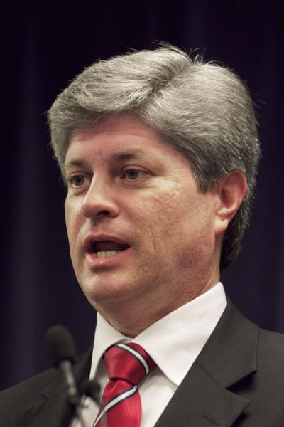 Fortenberry town hall touches hot buttons