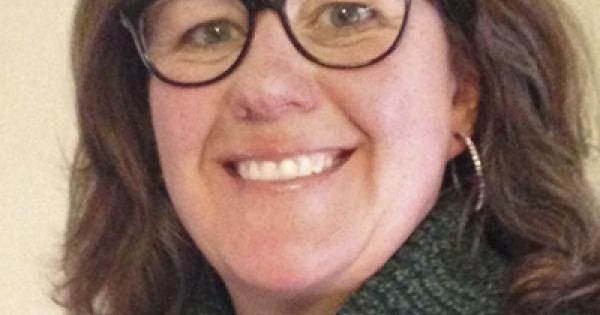 Annie Mumgaard files for seat on LPS board