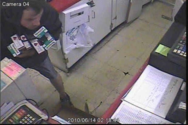 Lincoln police looking for Git ‘N Split burglar