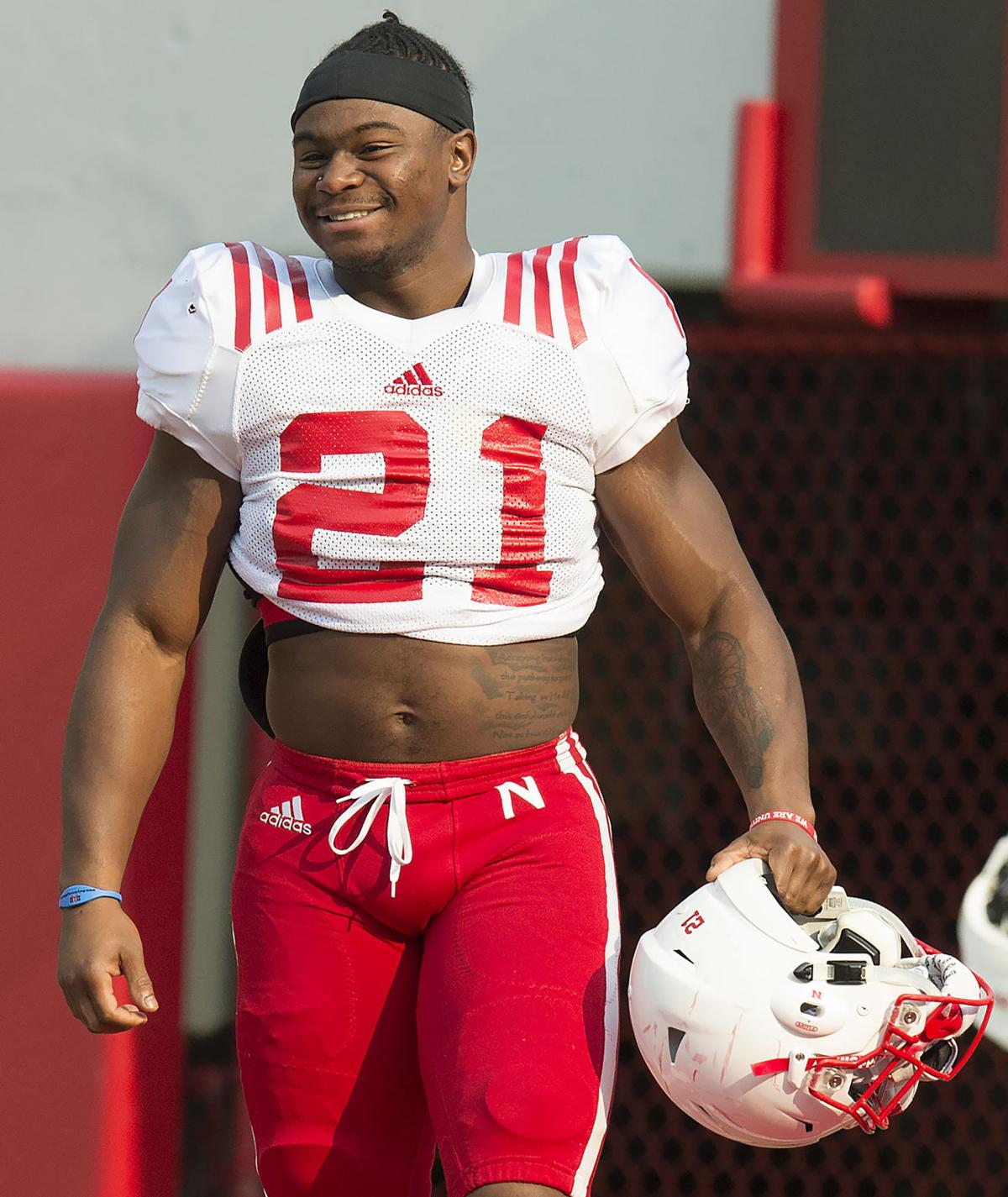 McQuitty suffers season-ending knee injury in blocking drill | Football ...