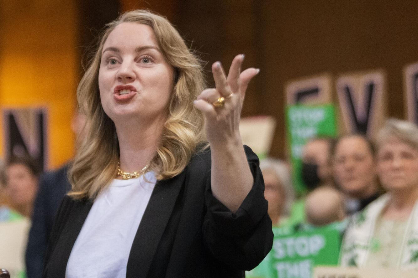 Nebraska Sen. Megan Hunt ditches Democratic label, registers as nonpartisan