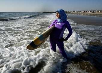 Muslim women keep faith and enjoy water sports in style