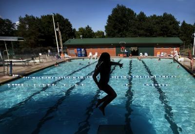 Lincoln pools wrapping up season