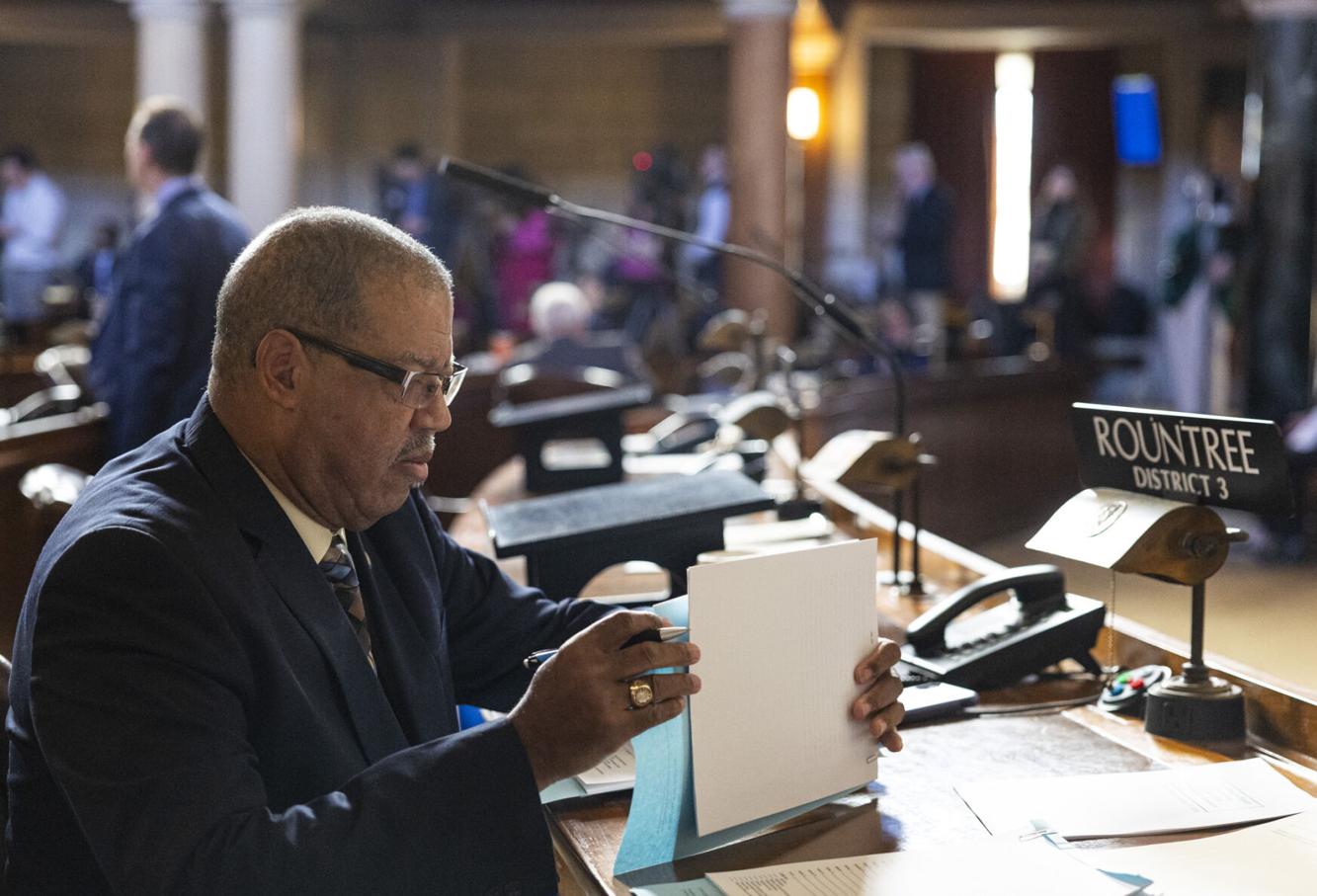 Nebraska lawmakers release more details in McKeon report