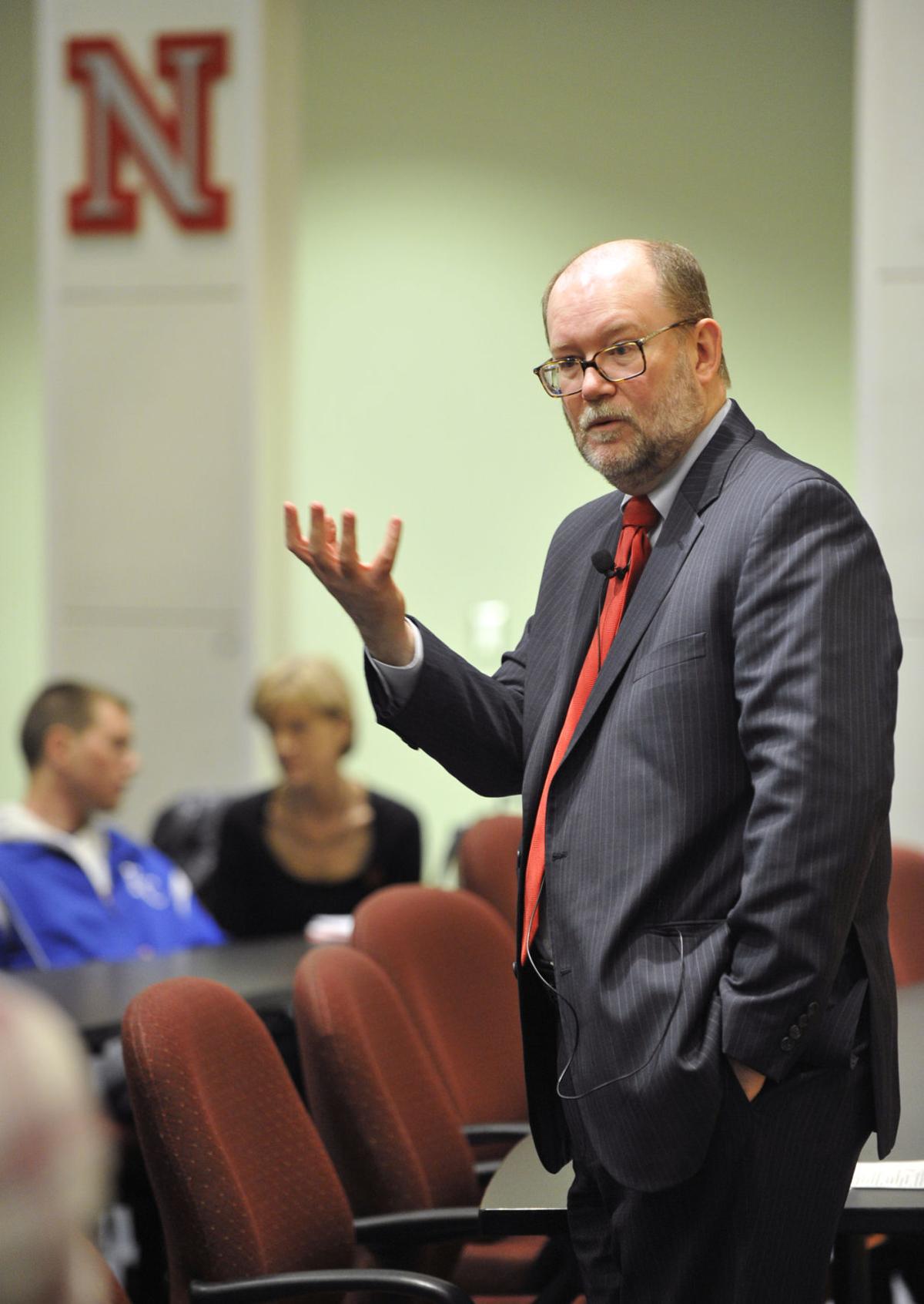 Chancellor finalist stresses leadership role of flagship campus ...